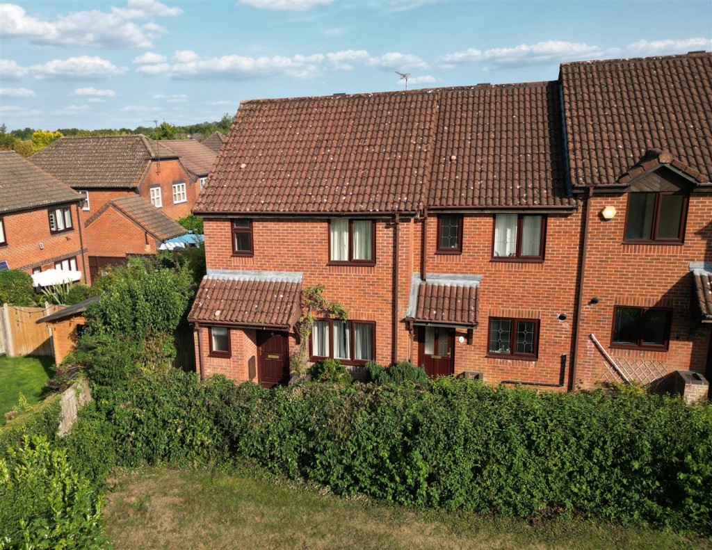 Balmoral Way, Hatch Warren, Basingstoke, 3 bedroom, House - Semi-Detached